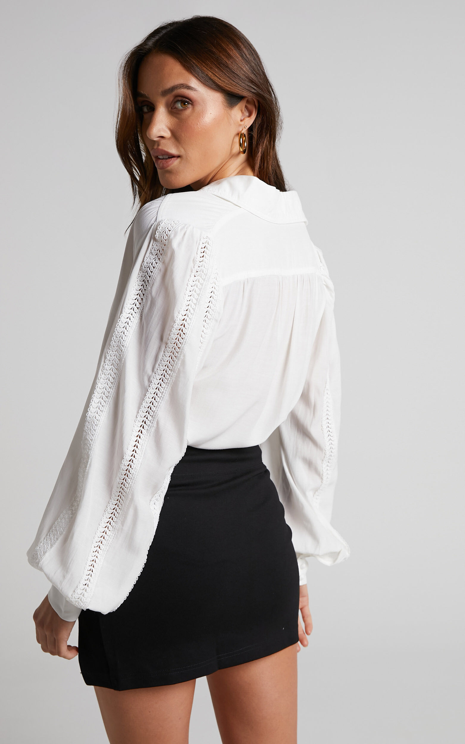 Veah Blouse Collared Double Button Long Sleeve Blouse In Off White